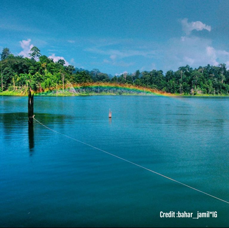Banding Island on Lake Temenggor